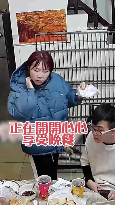 【再也不相信狗勾了…】哈士奇背後搶漢堡 3秒立馬吞光 | 播吧BOBA | ETtoday新聞雲