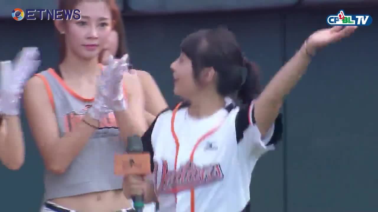 08/19 Lamigo vs 統一 賽前，大大安乙蕎為統一進行開球儀式 | 播吧BOBA | ETtoday新聞雲