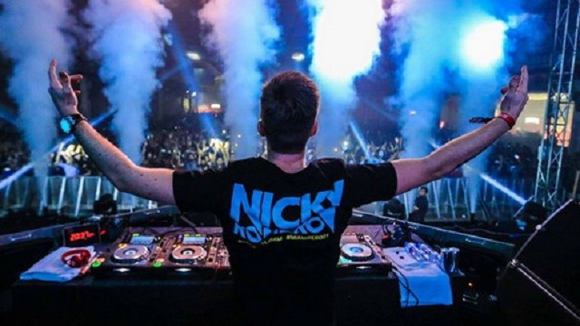 這DJ戴V怪客面具來台灣演出，沒聽過別說你懂「嗨」 | | 鍵盤大檸檬 | ETtoday新聞雲