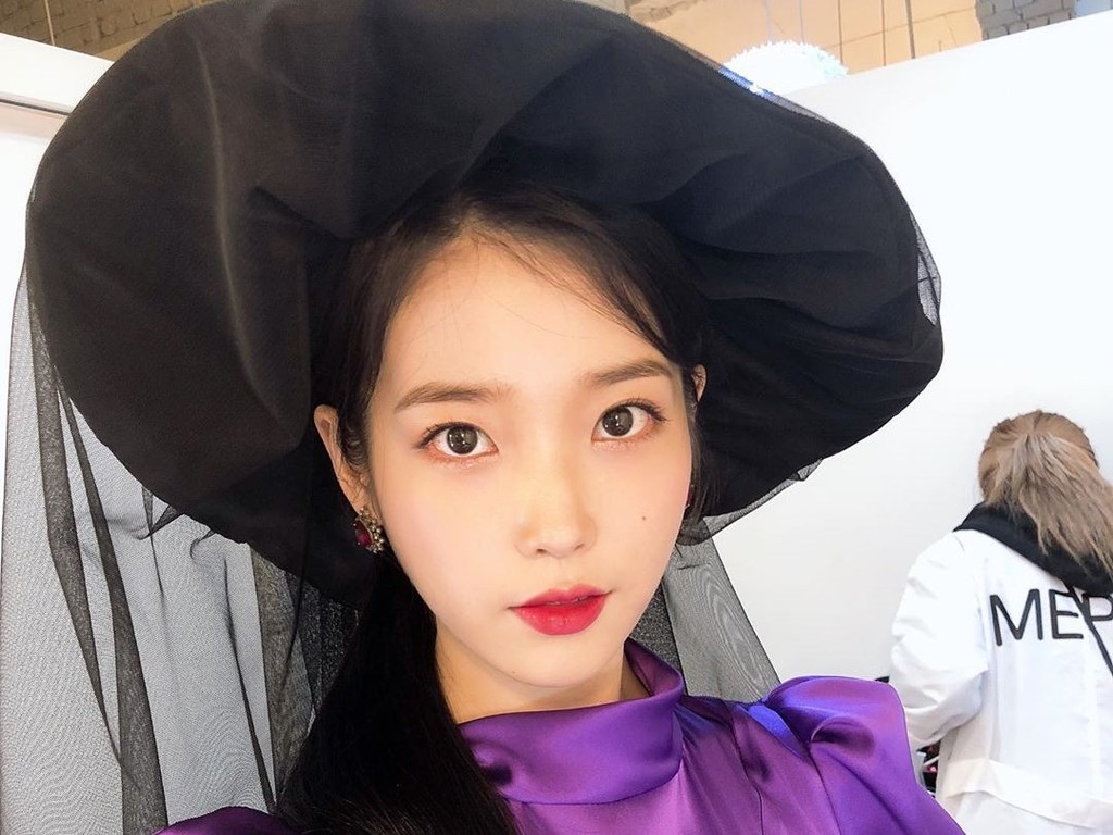 IU白皙臉蛋配紅色嘟嘟唇學起來 用面膜打光、唇筆暈出自然感 | ET Fashion | ETtoday新聞雲