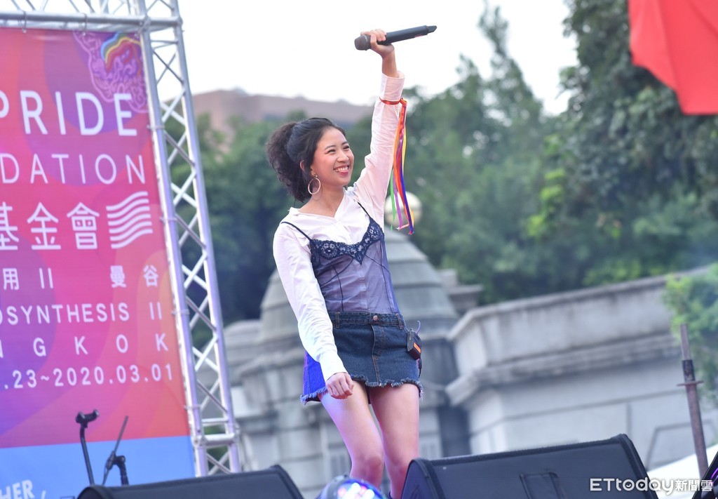 9m88罕見性感！ 超短膝上迷你裙辣曬長腿「等很久了」 | ETtoday星光雲 | ETtoday新聞雲