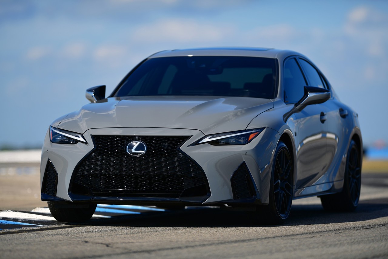 Lexus「最強IS」推出發表特仕版 限量500輛專屬水泥灰、BBS鍛框 | ETtoday車雲 | ETtoday新聞雲