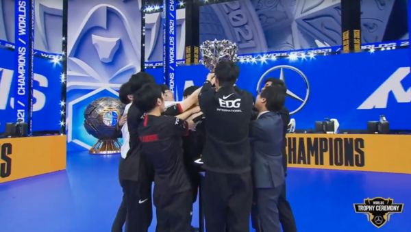《LOL》S11冠軍出爐！EDG斷DK二連霸 從LPL敗部挑戰世界冠軍成功 | ETtoday遊戲雲 | ETtoday新聞雲