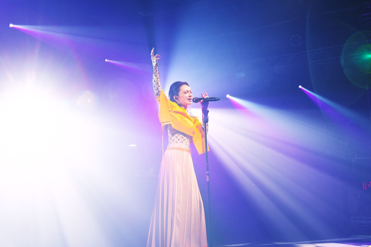 Faye開唱見台下1幕狂爆哭 「慘輸2千元又破音」崩潰了 | ETtoday星光雲 | ETtoday新聞雲