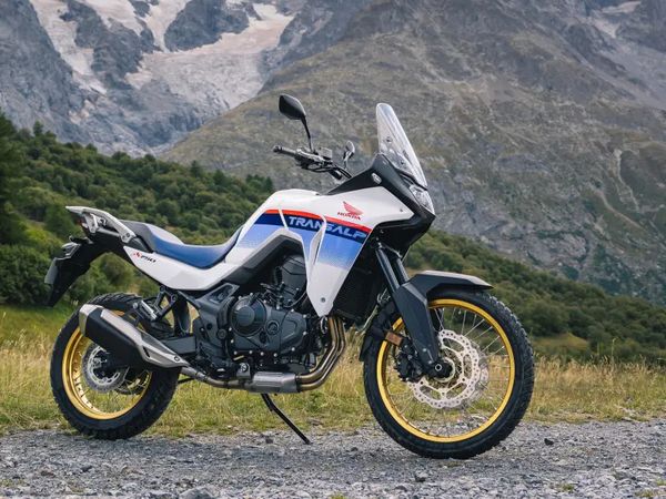 Honda宣布「經典越野重機」復活！換搭大黃蜂雙缸、多項電控上身 | ETtoday車雲 | ETtoday新聞雲