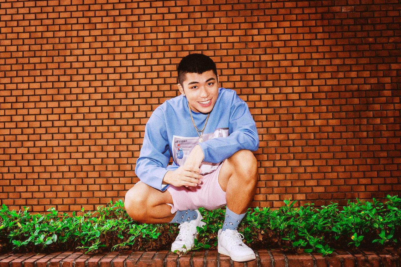 鮮肉男星王ADEN被「鮮花示愛」 靠1招成功把到直屬學姊！ | ETtoday星光雲 | ETtoday新聞雲