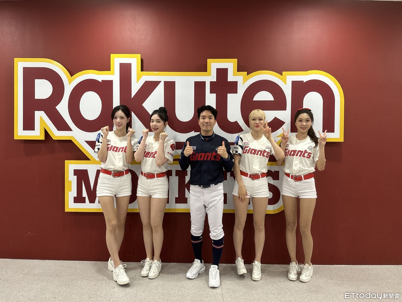 LOTTE GIRLS登台！品嚐臭豆腐驚味道太衝擊：被嚇到 | ETtoday運動雲 | ETtoday新聞雲