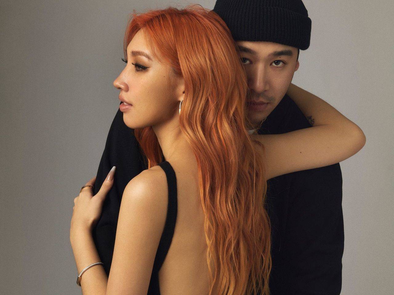 亮・珠寶／Karencici大露美背與男友相擁 同戴Tiffany鎖住彼此 | ET Fashion | ETtoday新聞雲