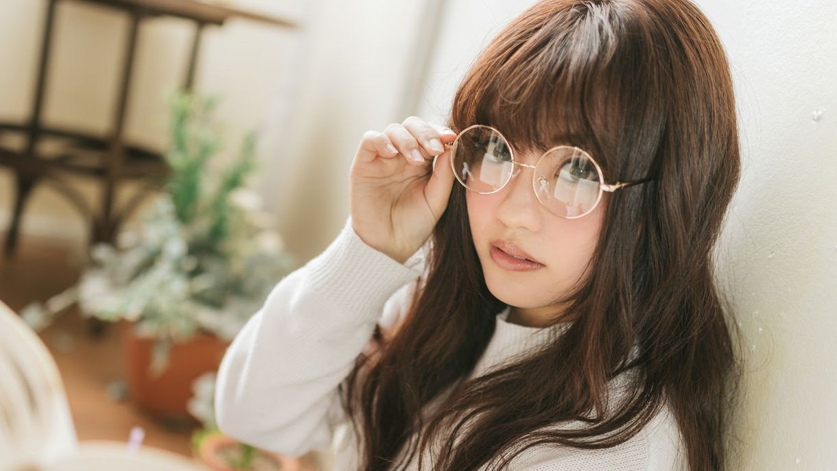 戴眼鏡化妝是異類?眼鏡女無法帶隱眼 化妝增氣色卻被酸「很醜沒用」 單眼皮漂漂 鍵盤大檸檬 Ettoday新聞雲