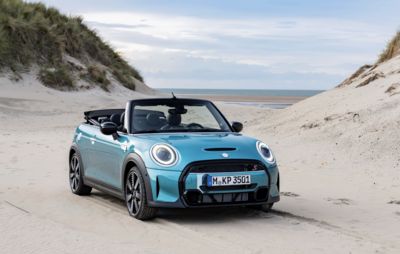 603萬起！賓士「史上最強C63」登場、F1技術加持榨出680匹 | ETtoday車雲 | ETtoday新聞雲