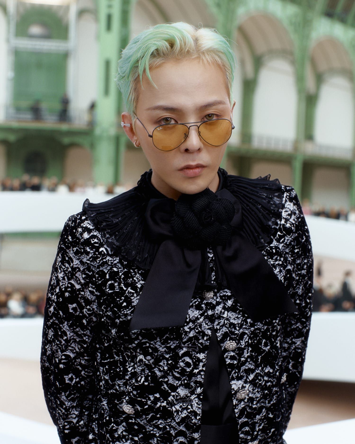 巴黎高訂周／Jennie斗篷裝露纖腰與GD看秀！CHANEL夢幻彩色斜紋軟呢美翻 | ET Fashion | ETtoday新聞雲