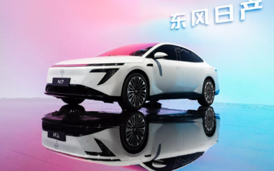 賓利「史上最強4門房車」預告2／18登台！換裝V8插電式油電榨782匹 | ETtoday車雲 | ETtoday新聞雲