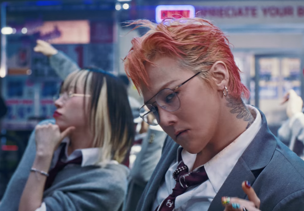 GD《TOO BAD》MV同款飛行員眼鏡神到了 私下愛底片機成潮人必收清單 | ET Fashion | ETtoday新聞雲