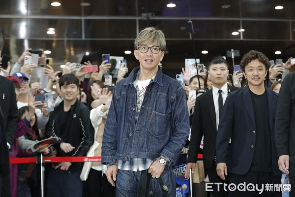 直擊／搶看木村拓哉「400人擠爆機場」！ 粉絲「只看到1秒」當場哭了 | ETtoday星光雲 | ETtoday新聞雲