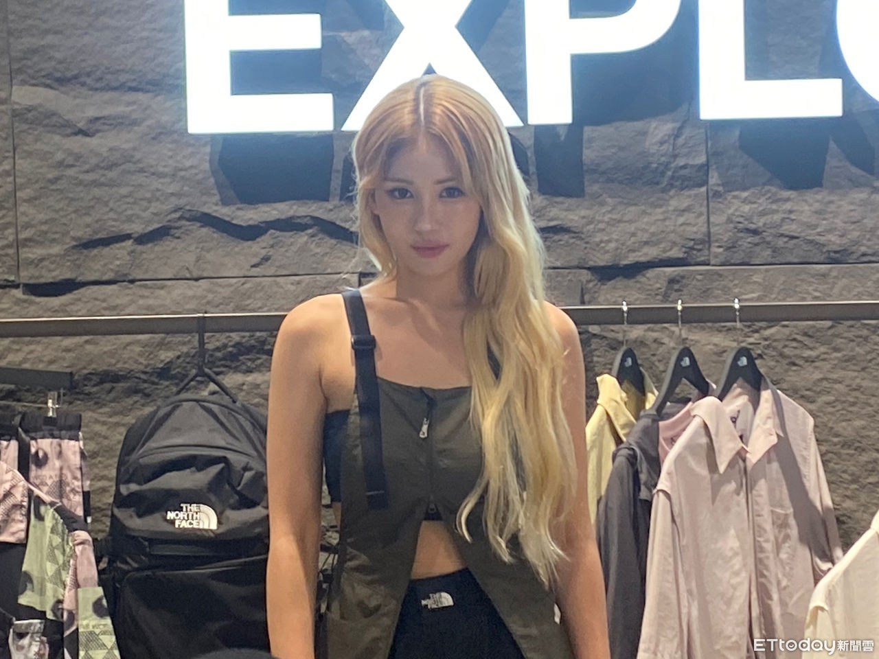 人間芭比Somi現身台北101美翻！笑曝「狂喝珍奶」還去行天宮祈福 | ET Fashion | ETtoday新聞雲