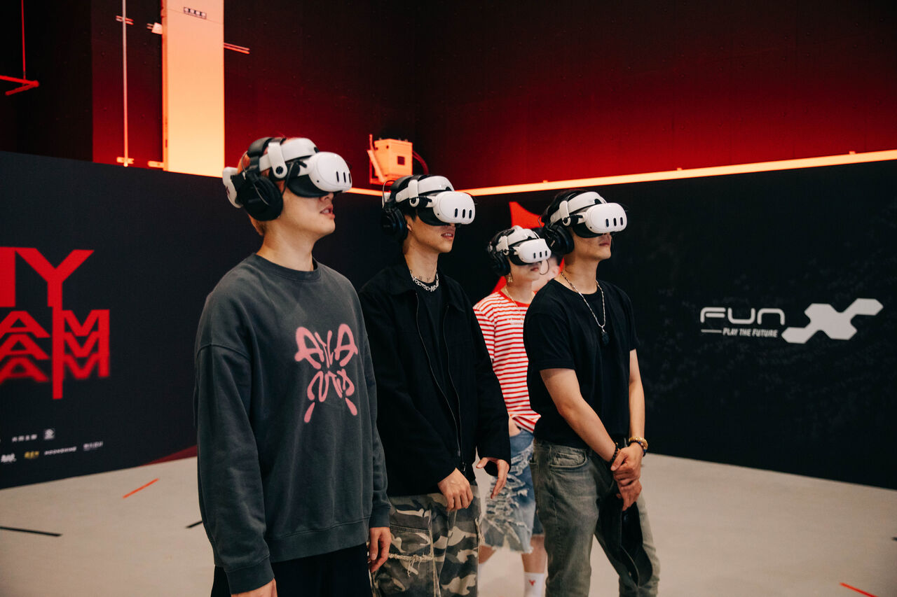 U:NUS有虛擬分身了！ 親戴VR體驗嚇到：近到想伸手摸 | ETtoday星光雲 | ETtoday新聞雲