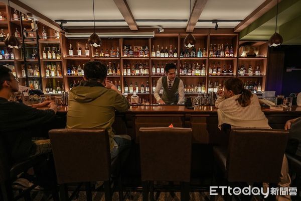 雄嗨調酒節周末開喝！ 70酒吧餐車in愛河 吹風喝特調超chill | ETtoday旅遊雲 | ETtoday新聞雲