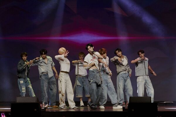 ARKis狂掀衣洩「冰塊盒腹肌」！ 激動爆哭吐心聲：我做到了 | ETtoday星光雲 | ETtoday新聞雲